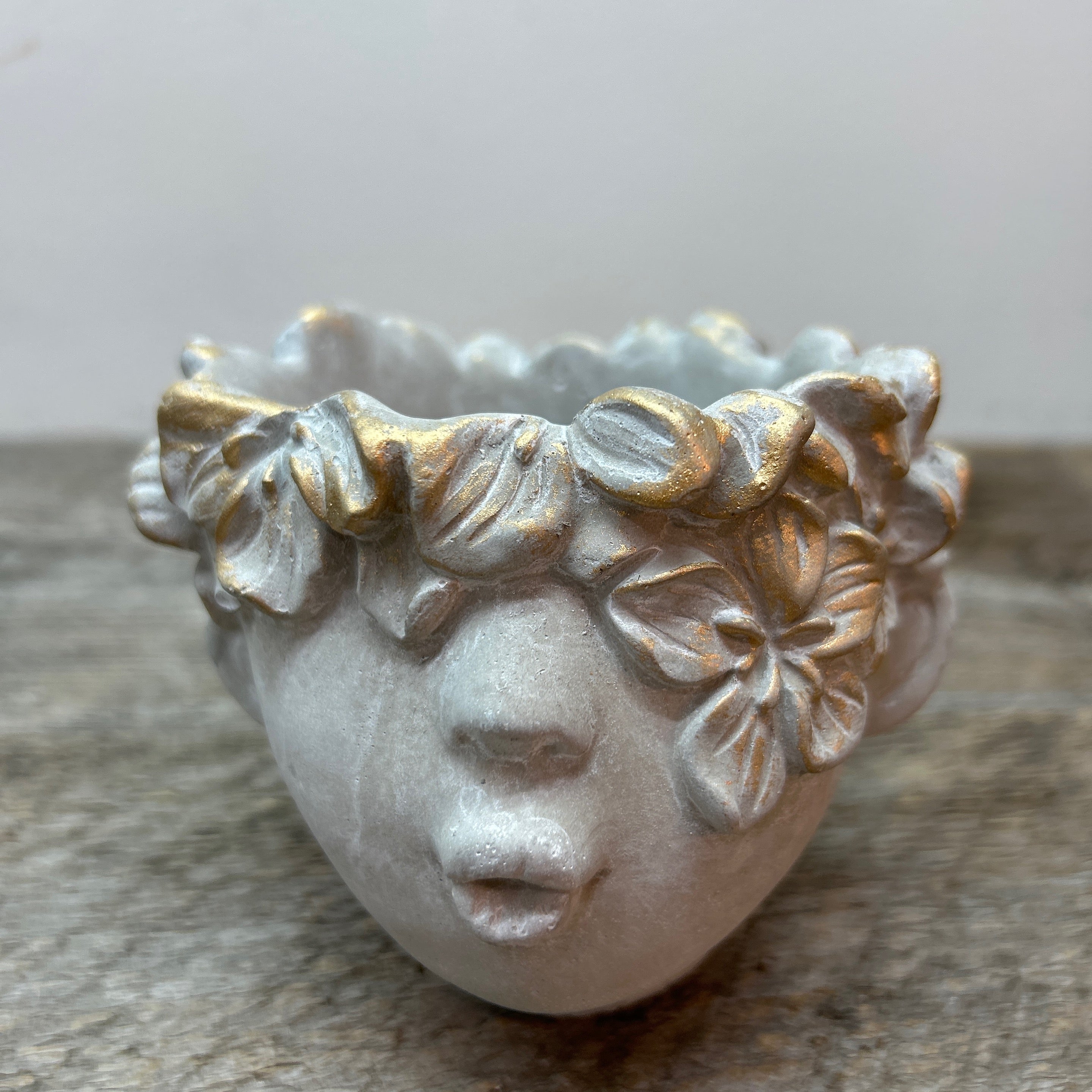 Mini Kissing Face Pot | Lace and Leaves Studio