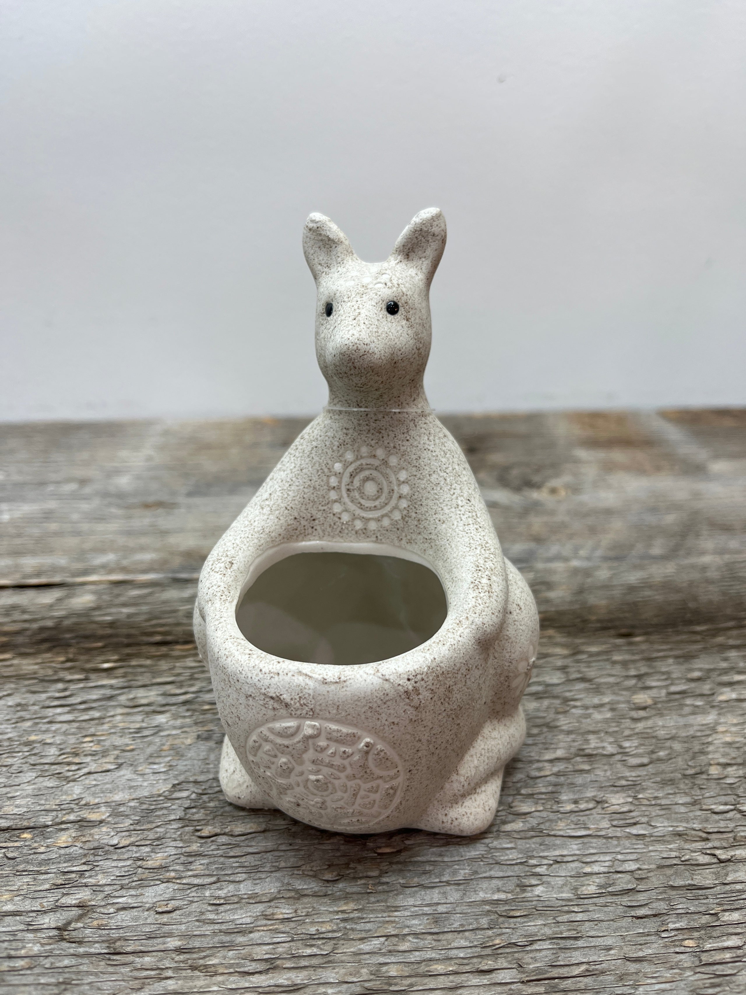 Kangaroo Pot | Lace and Leaves Studio